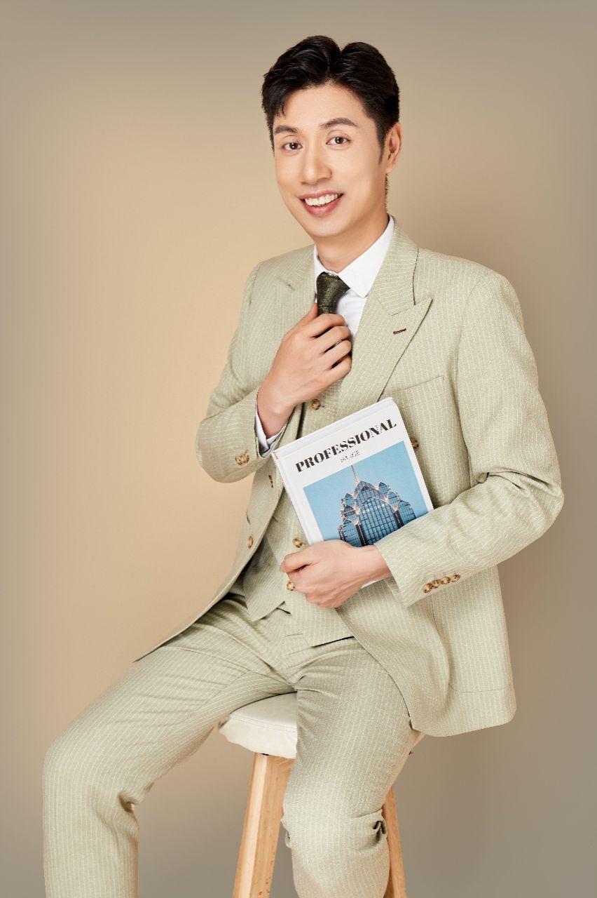 教师风采-语言与传播学院